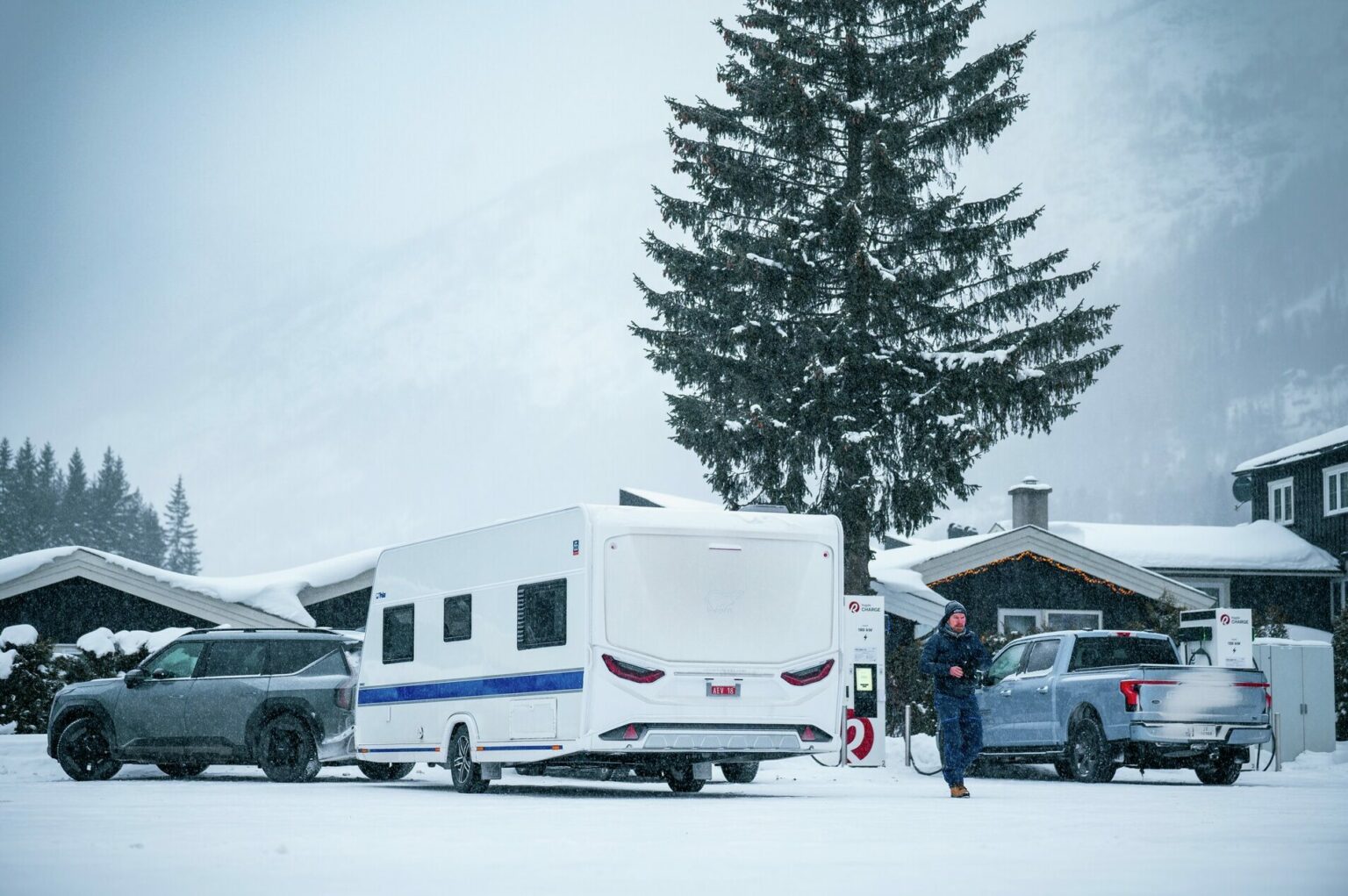 Test: Kia EV9 som batteribank på vinter-camping til fjells - Norsk ...