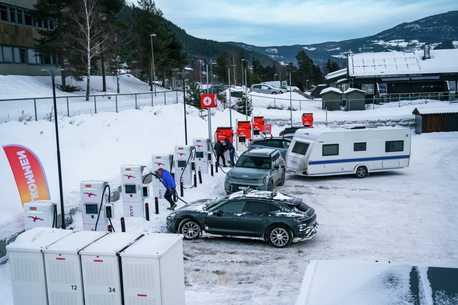 Test: Kia EV9 som batteribank på vinter-camping til fjells - Norsk ...