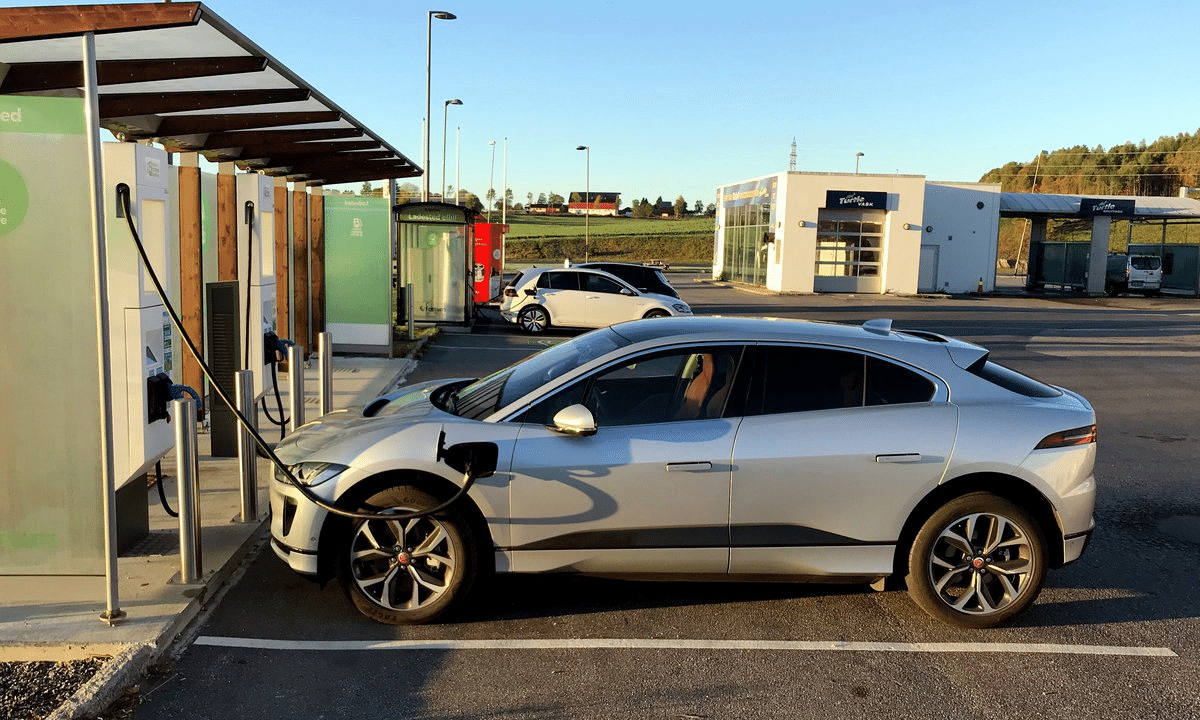 Her kan du få en premium-bil med 4WD "på lavpris" - Norsk elbilforening