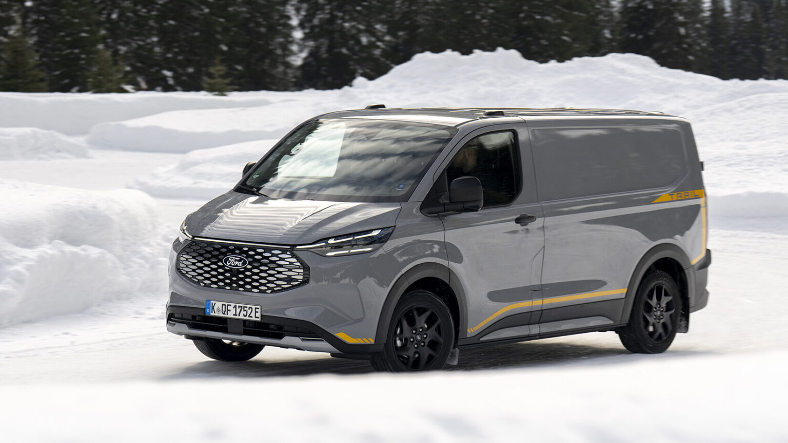 Storselgeren Ford Transit Custom endelig med 4x4 - Norsk elbilforening